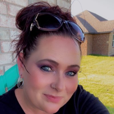 Lisa Morford's Instagram, Twitter & Facebook on IDCrawl