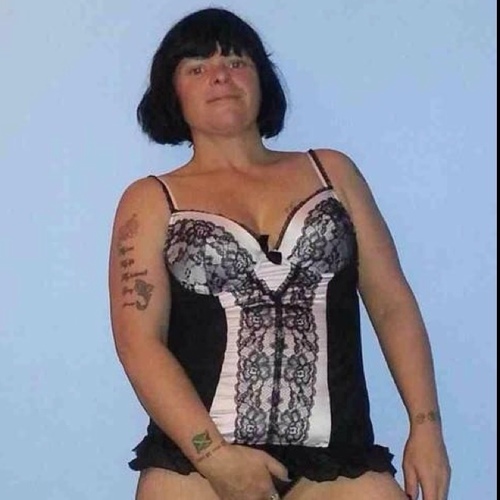 White Gal Yardie WhiteGalYardie Twitter white-gal-yardie-whitegalyardie-twitter