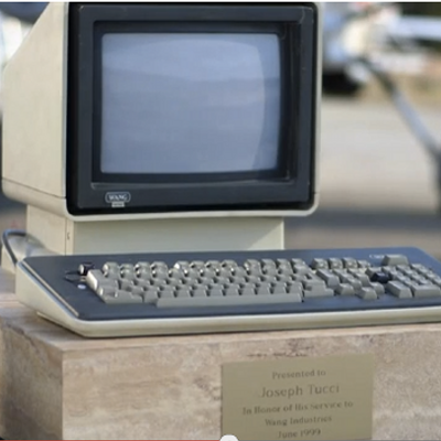 My dad in 1984, anyone recognize the computer? : r/retrocomputing