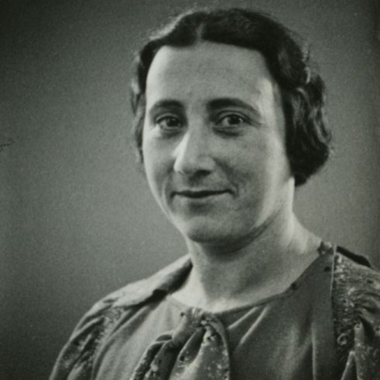 Edith Frank peoplecheck.de