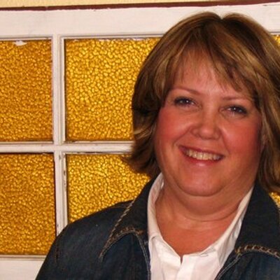 Juli Walker's Instagram, Twitter & Facebook on IDCrawl