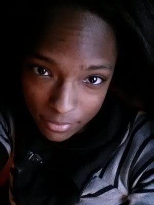 Jacqueline Booker on Twitter: "Selfies on Beth' bed. @BDavish http://t.co/0xKXxvGhfT"