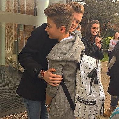 bambino-143 (@Amelia_Devries) | Twitter