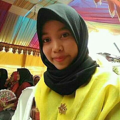 Andi Haslinda (@CahayaIndha) | Twitter