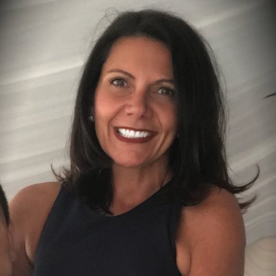 Julie Hall's Instagram, Twitter & Facebook on IDCrawl