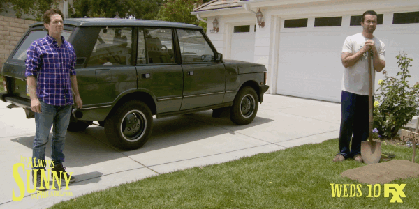What year and model Range Rover is this? (Dennis' car from It's Always ...