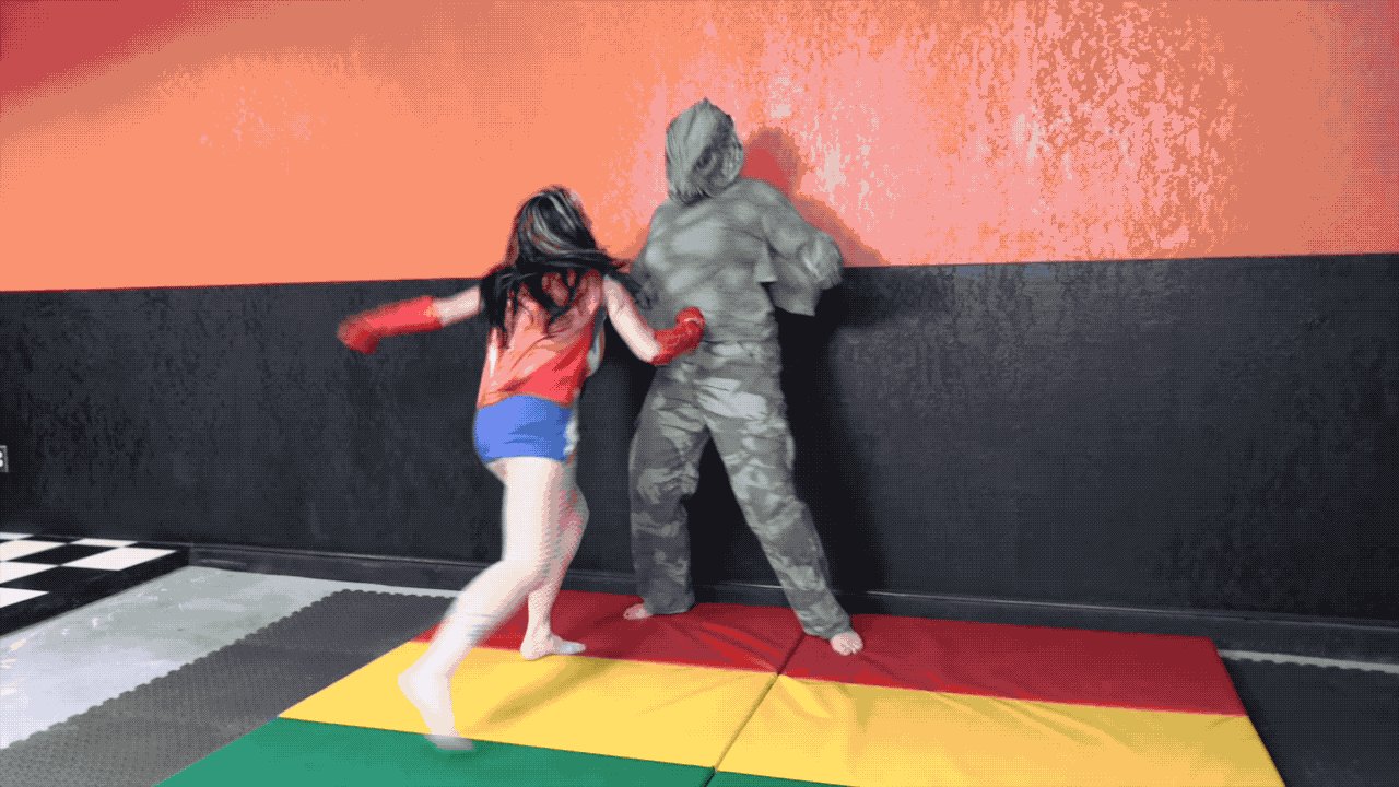 Goldie Blair On Twitter Check Out This Monster Fight Iwantclips Nhm47lxrgj