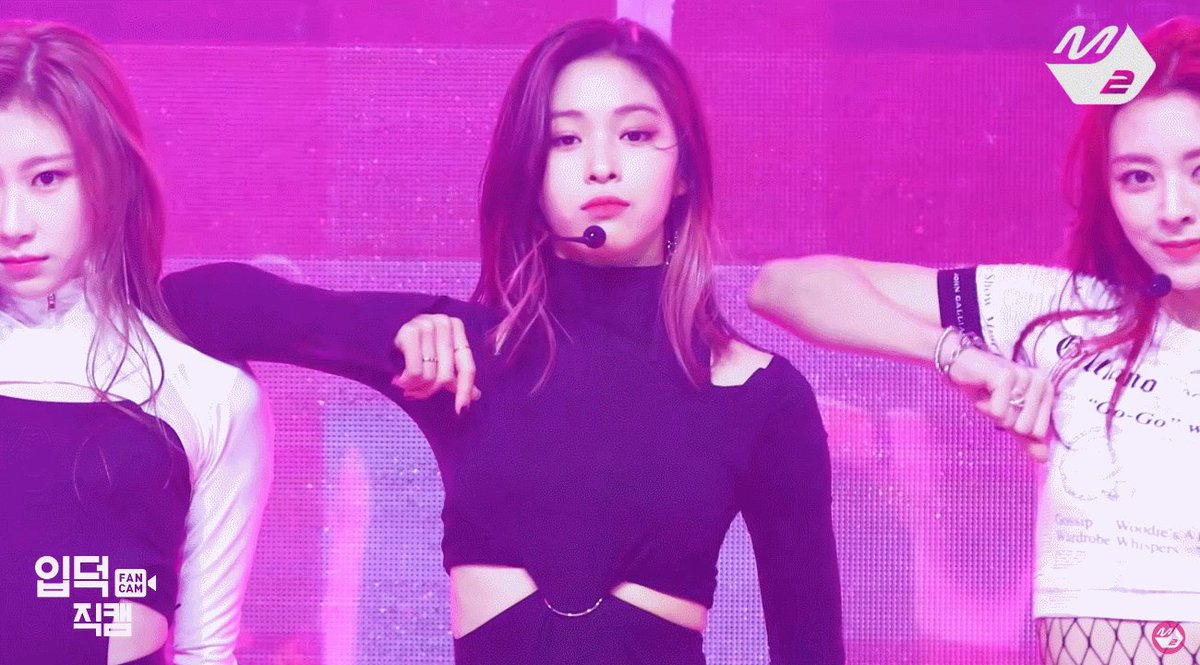 입덕은 빠를수록 좋다고 배웠습니다 데뷔무대 #입덕직캠 보고 입덕하는 사람이 일류다👍 #이걸보고 #입덕안할사람 #어디ITZY #ITZY #달라달라 #류진 #있지 ...