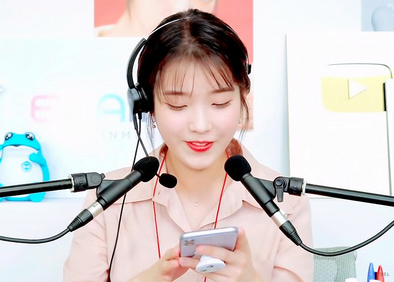 😅💦 #아이유 #IU https://t.co/xnF5KJQJYN #아이유 #iu DEL @iudel0819