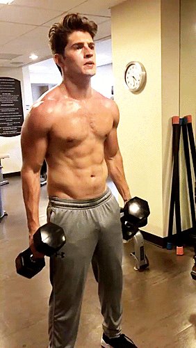 Gregg Sulkin Biceps