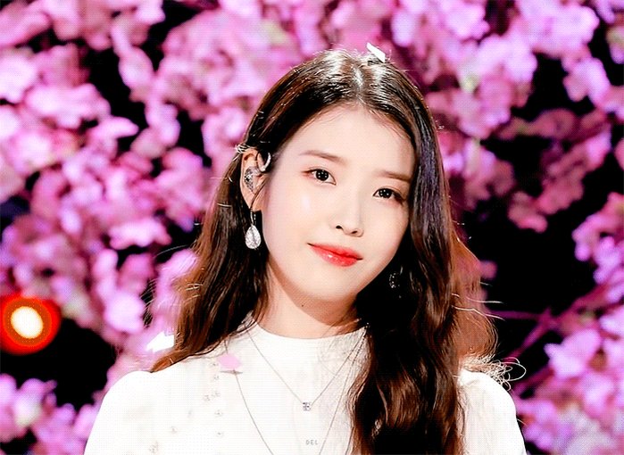 가득 차게 두 뺨을 반짝이던 편한 웃음 #아이유 #IU https://t.co/KUwEblbzrP #아이유 #iu DEL @iudel0819