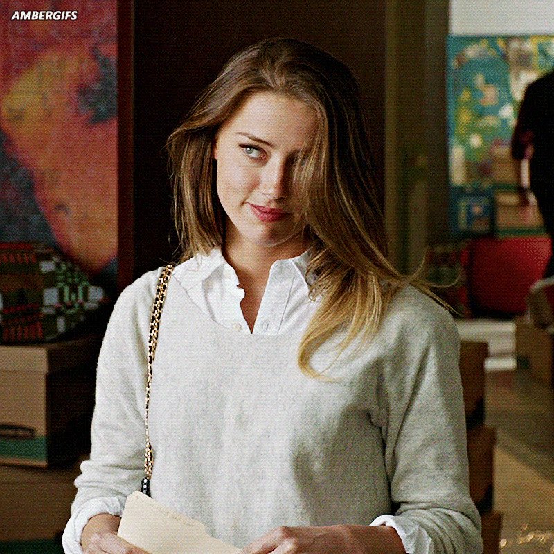 Amber Heard Smiling Gif