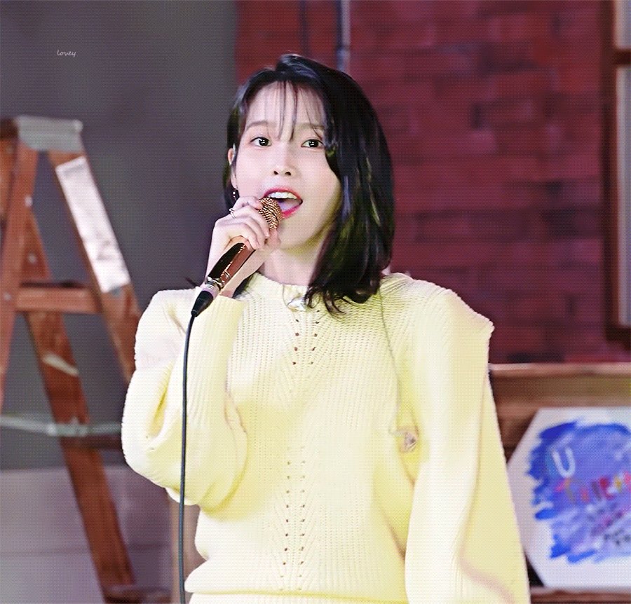 😉#아이유 @_IUofficial https://t.co/rnLVom6yHa #아이유 Lovey s2【러비】 💘 @loveys2iu