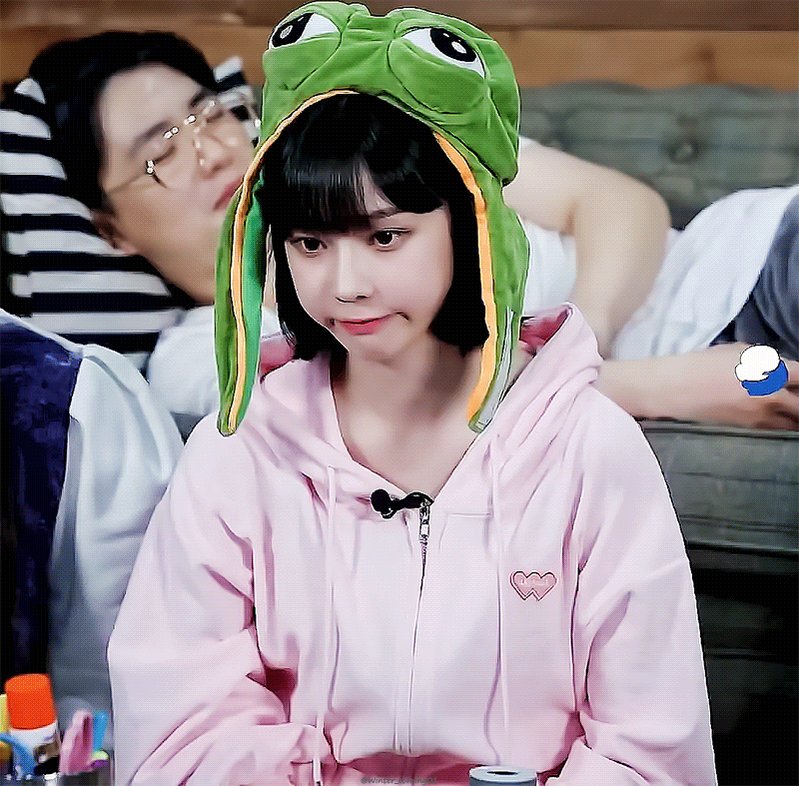 WINTER THAILAND on Twitter: "⭐️💭 220822 [4:22pm KST] “หนูไปงีบมา… 😚 ” #WINTER #윈터 #エスパウィンター ...