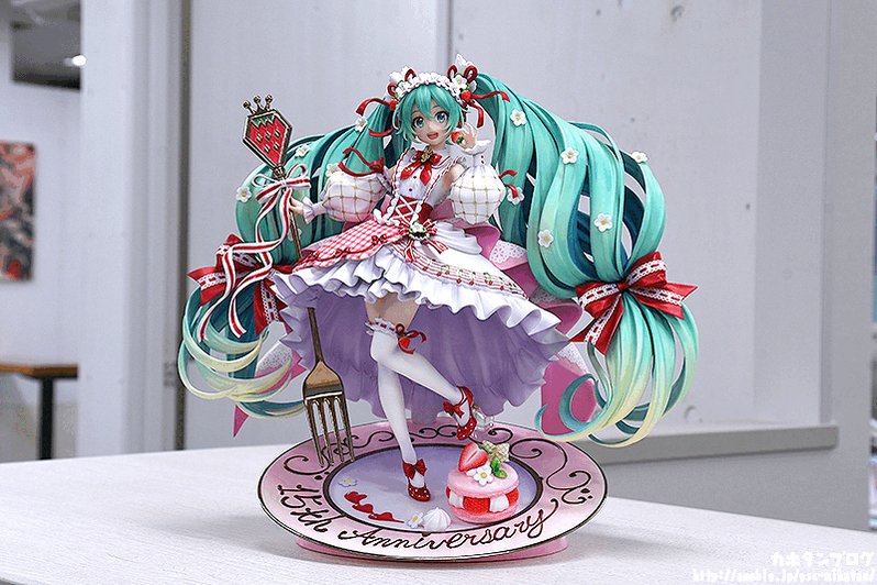 初音ミク 公式 on Twitter: "RT @gsc_kahotan: 🍓／ 🎂 初音ミク 15th Anniversary Ver. 🍓\ 🎂 🍓#初音ミク #森倉円 #godsmile ...