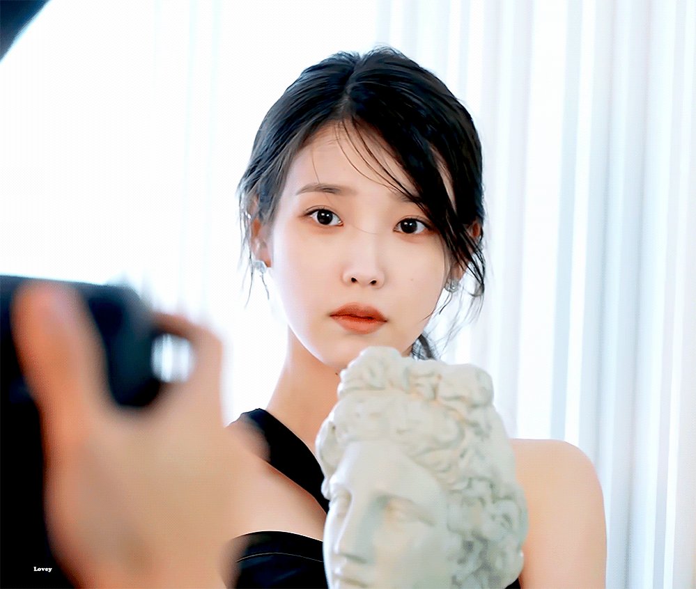 🖤🤍 #아이유 #IU https://t.co/kl9yaOeDGN #아이유 #iu Lovey s2【러비】 💘 @loveys2iu