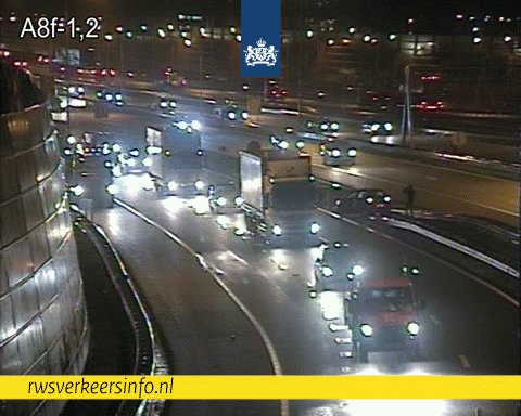 Rijkswaterstaat Verkeersinformatie on Twitter: "Een auto is achterstevoren op de vangrail beland ...