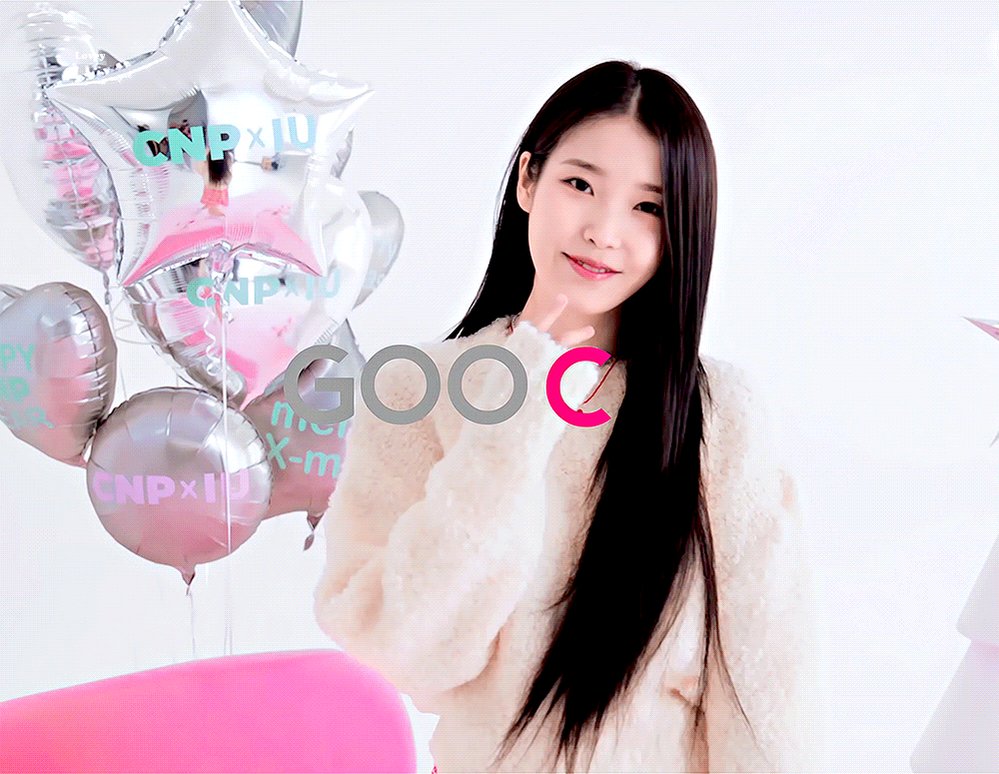 CNP 다 좋은데 얼굴 위 글씨는 빼주면 안 될까🥲 #아이유 #IU https://t.co/OS8Fs28ShW https://t.co/muTboEJCIz https://t ...