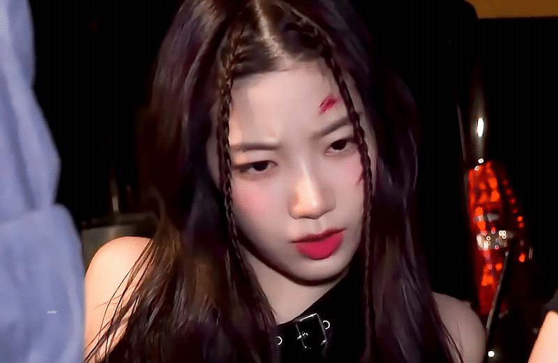 note on Twitter: "#카즈하 #KAZUHA https://bit.ly/3HOPrwf"