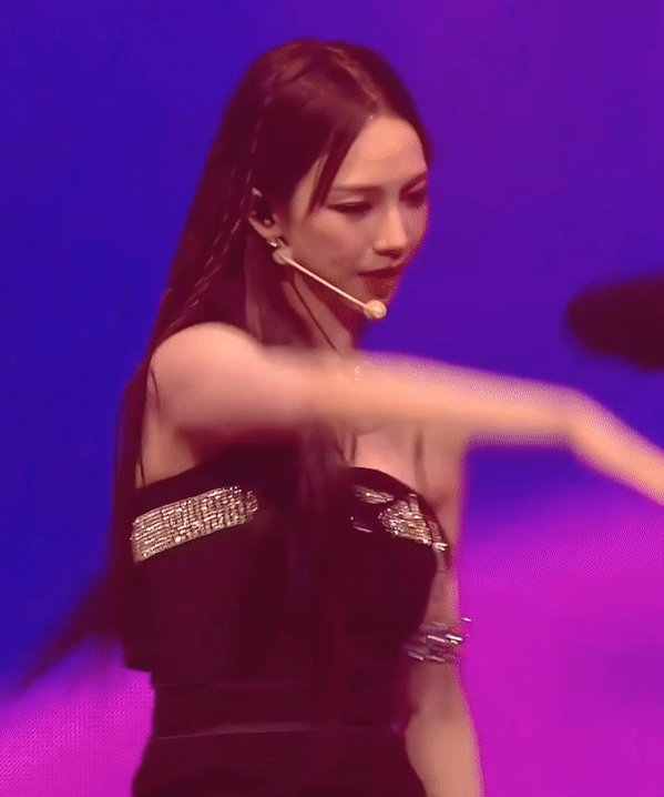 🇰🇷 𝘼𝙧𝙢𝙥𝙞𝙩 𝙂𝙖𝙡𝙡𝙚𝙧𝙮 💎 on Twitter: "Karina - aespa https://bltly.link/pcLvV8V"