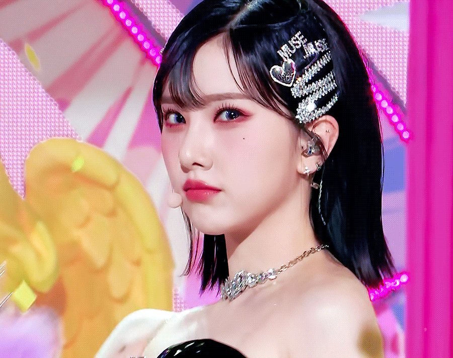 Jinyu εїз ☆pull up! pull up!☆ on Twitter: "RT @lnlnel: #은하 #VIVIZ https://vo.la/4JLpCW"