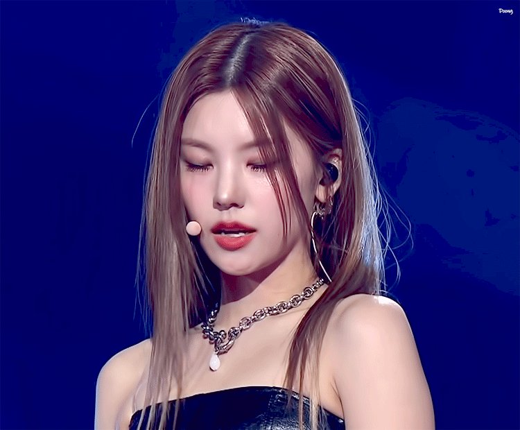 Doong on Twitter: "230514 KCON https://bit.ly/3M1cBQt #ITZY #YEJI #예지"