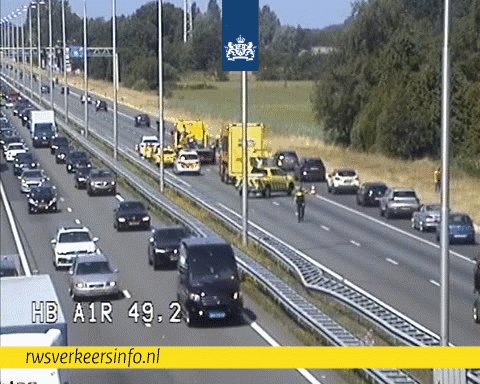Rijkswaterstaat Verkeersinformatie on Twitter: "Op de #A1 is de berger inmiddels ter plaatse ...